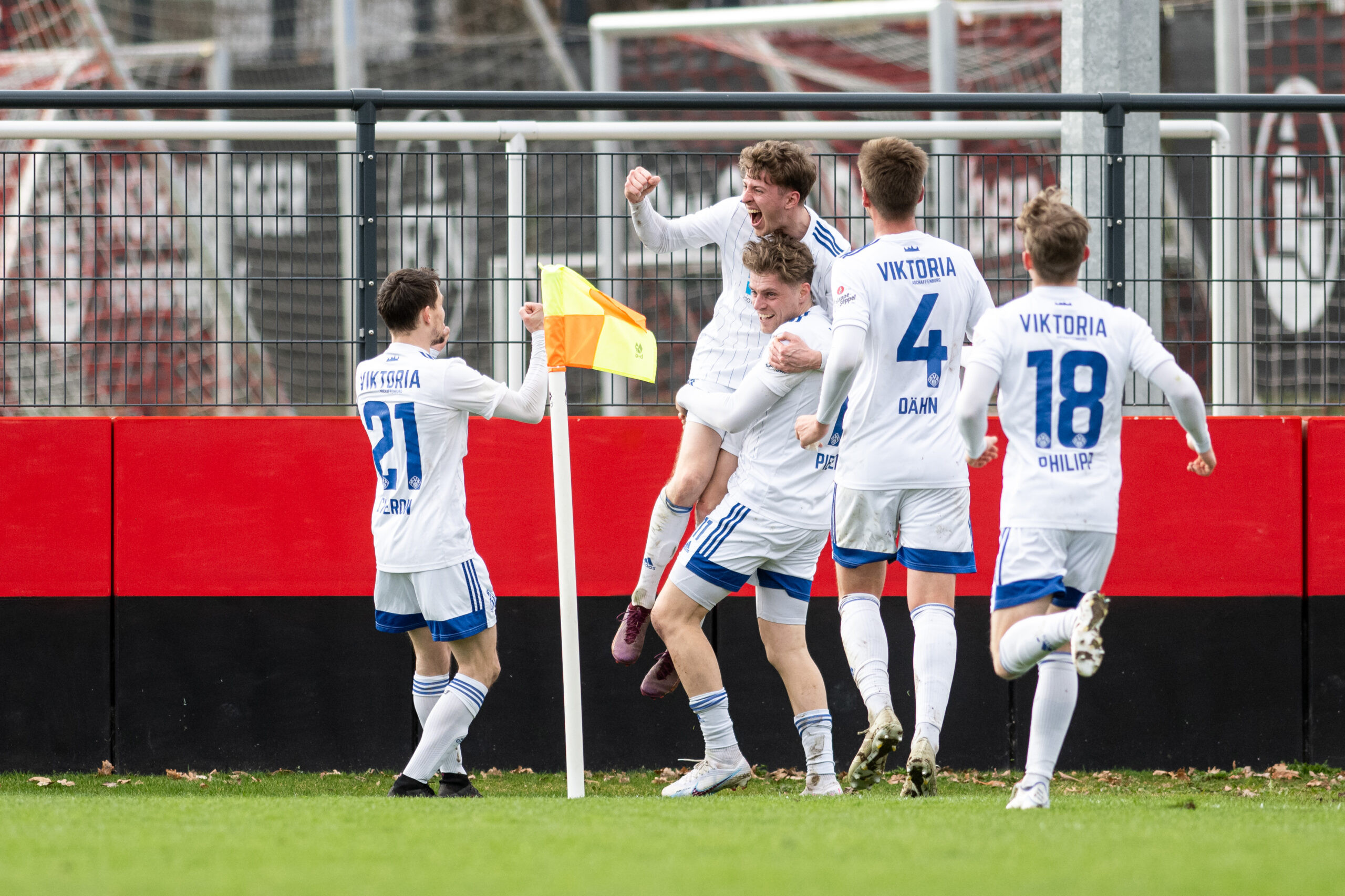 Laverty belohnt sich und sein Team für eine starke Leistung - Viktoria ...