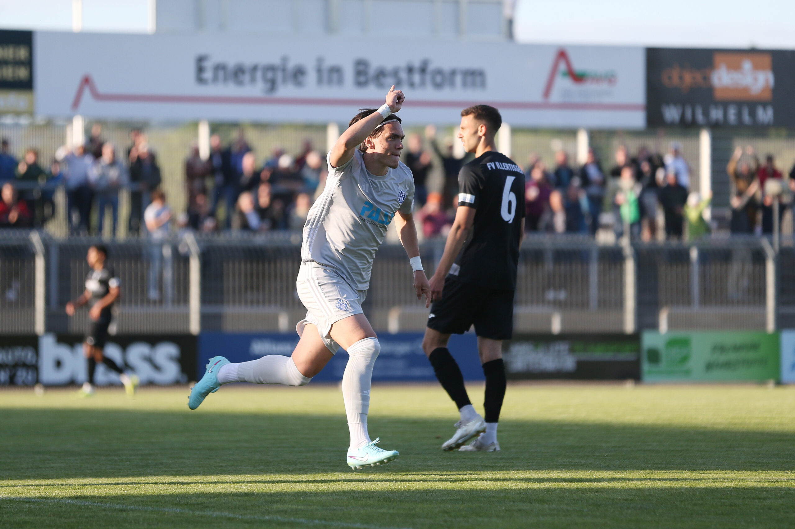 Mit starkem Teamgeist zum wichtigen Heimsieg - Viktoria Aschaffenburg ...